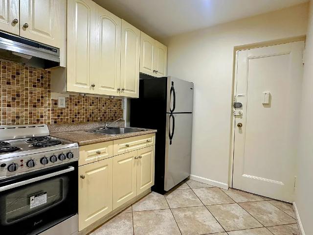 415 E 75TH Street 4