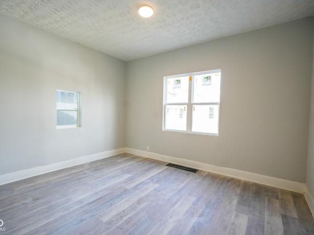 415 E 15th Street