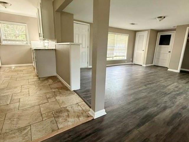415 E Avenue G
