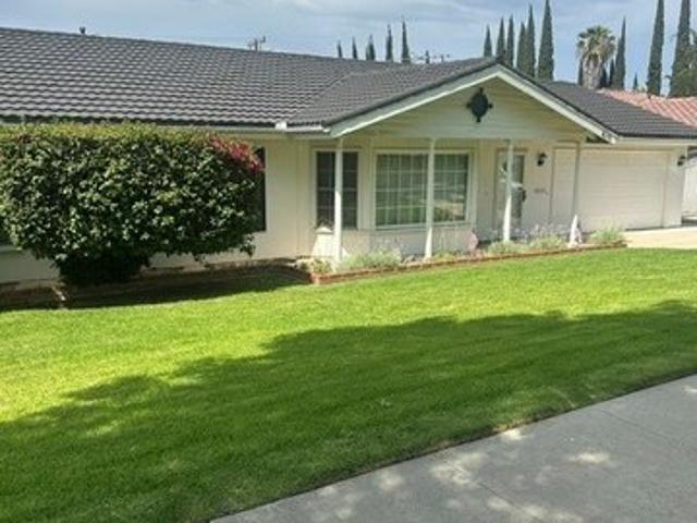 415 E Kendall St, Corona, CA 92879