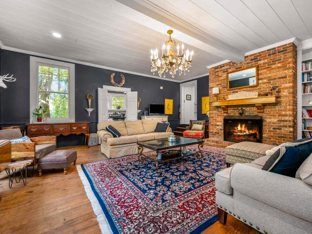 415 E Lakeshore Drive