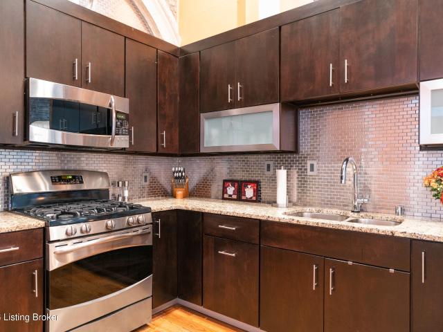 415 E Market St 201