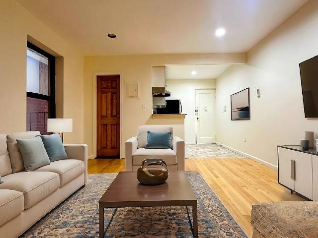 415 East 75th Street, New York, NY