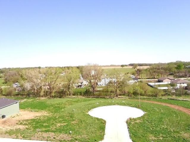 415 Evergreen Cir, Bennet, NE 68317