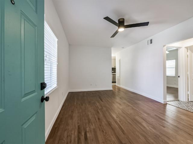 415 Fairview St, Unit 2, Houston, TX 77006 | MLS #63738 | Compass
