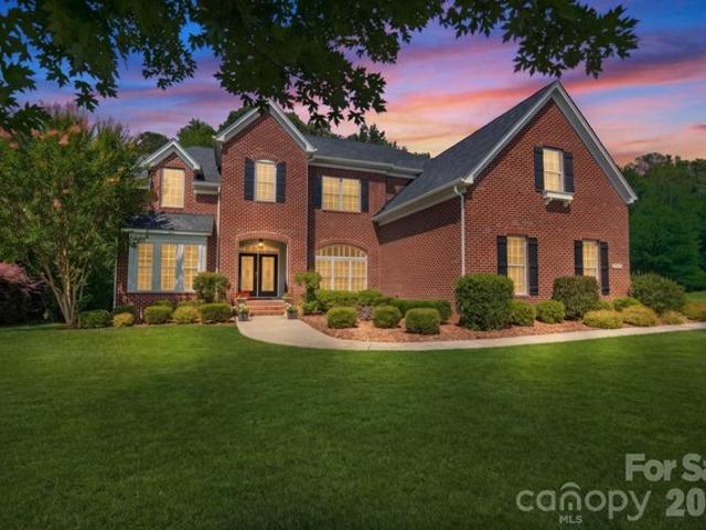 415 Five Leaf Ln, Waxhaw, NC 28173