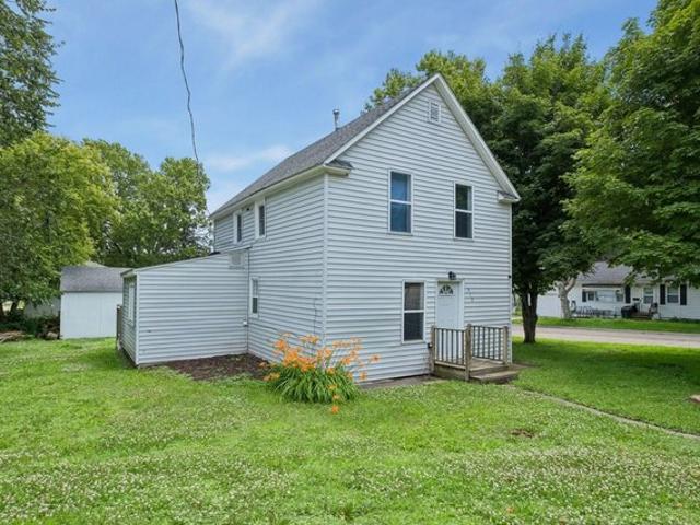 415 Francis St, Faribault, MN 55021