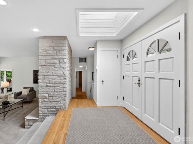 415 Front Street S