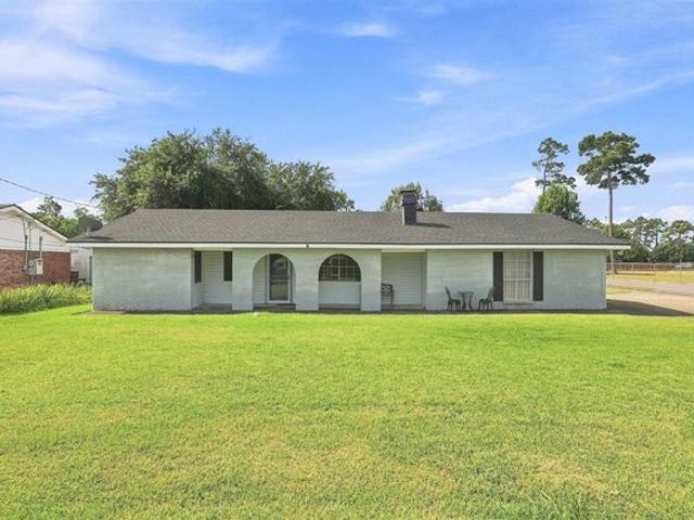 415 Hollywood Ln, Sulphur, LA 70663