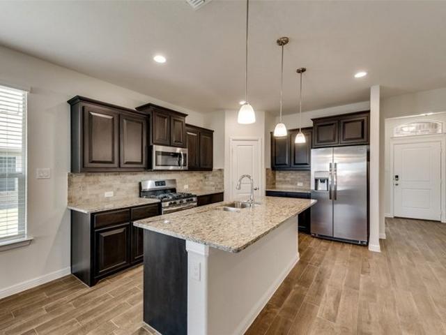 415 Helm Ln, Azle, TX 76020