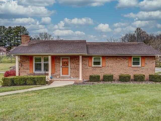 415 Heritage Dr, Bristol, VA 24201
