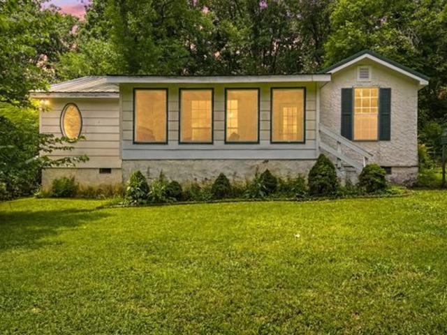 415 Hickory St, Rossville, GA 30741