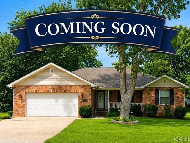 415 High Point Dr, Edwardsville, IL 62025