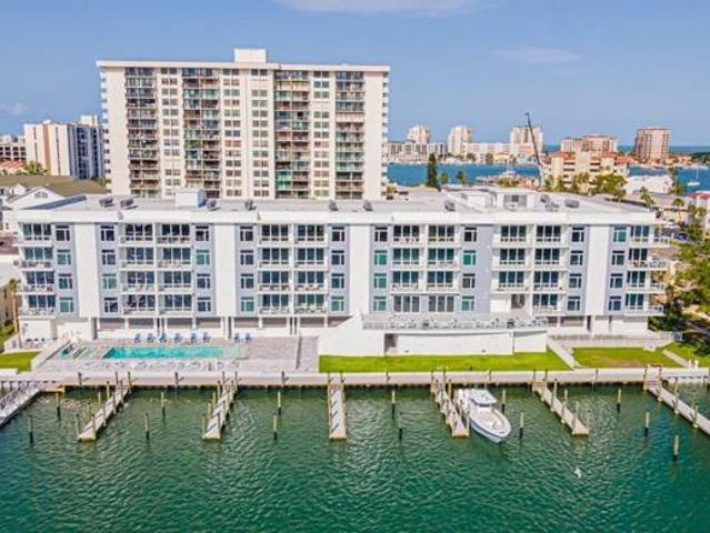 415 Island Way #202, Clearwater, FL 33767