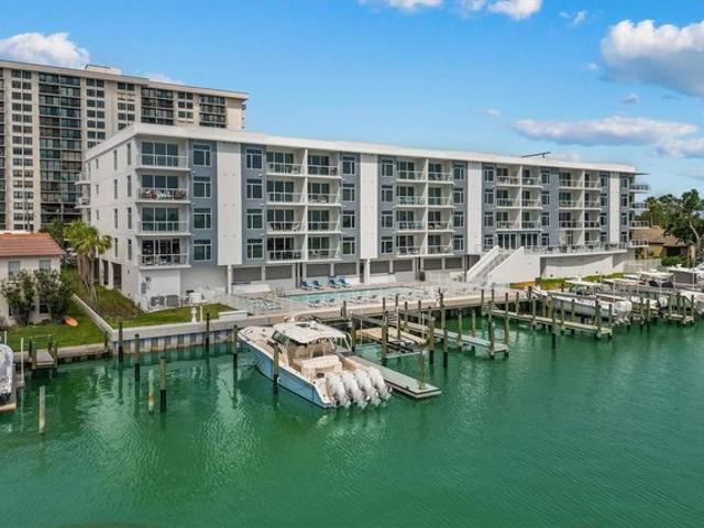 415 Island Way Apt 311, Clearwater Beach, FL 33767