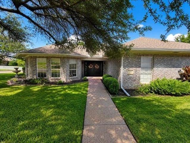 415 Oak Crst, Clifton, TX 76634