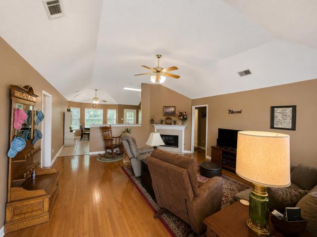415 oakland hills dr