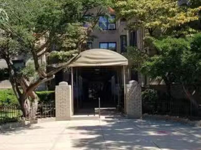 415 Ocean Parkway, 3K, Brooklyn, NY 11218