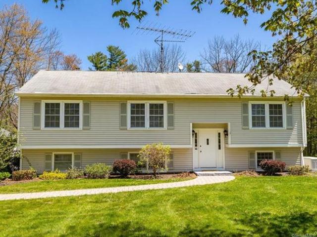 415 Old Middle St, Goshen, CT 06756