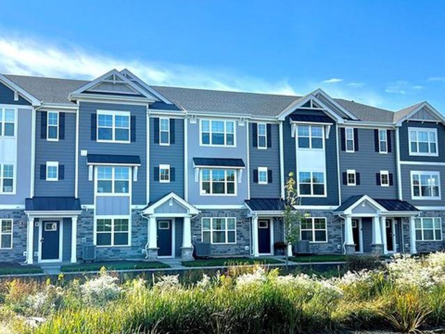 415 Lakeshore Ct, Saint Charles, IL 60174