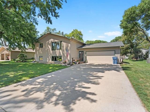 415 Lee St, Vermillion, SD 57069
