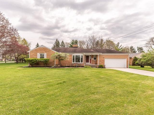 415 Linden Ct, Saline, MI 48176