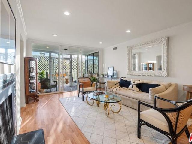 415 Montana Ave #104, Santa Monica, CA 90403