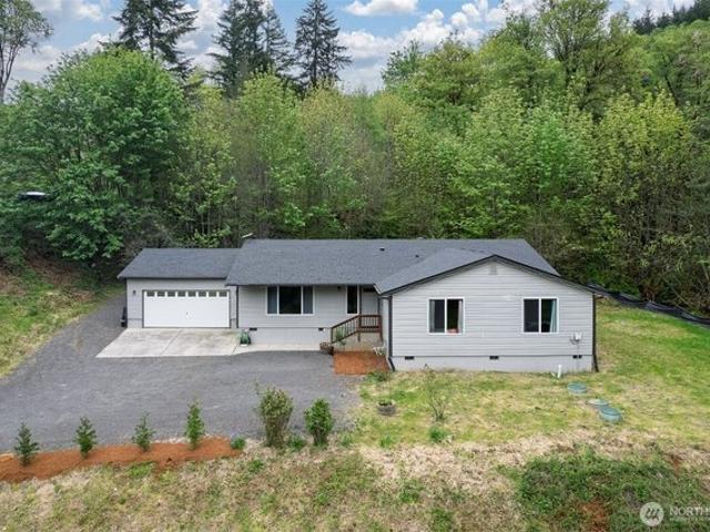 415 McKee Rd, Castle Rock, WA 98611