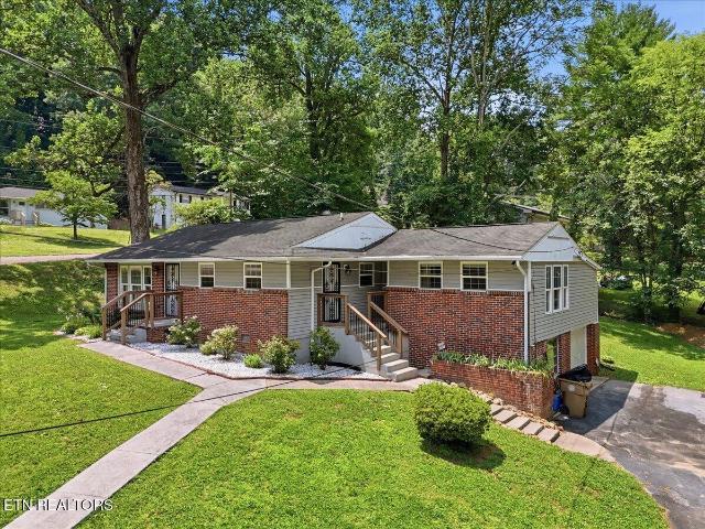 415 Michael St