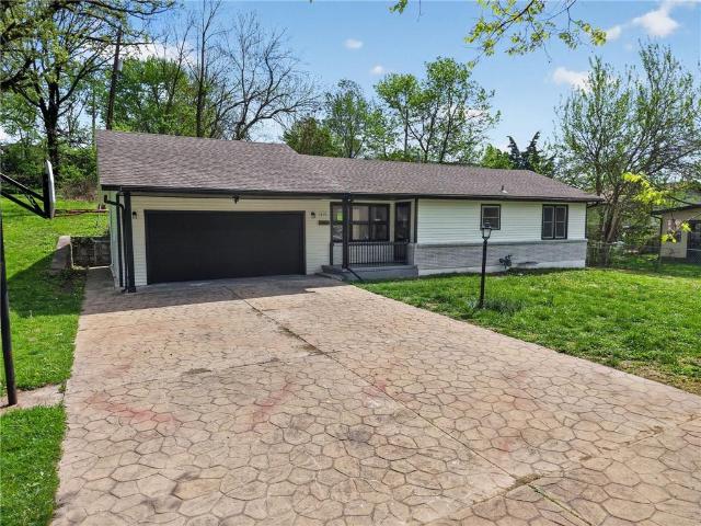 415 N 31st St, Kansas City, KS 66102 | MLS #2614 | Compass