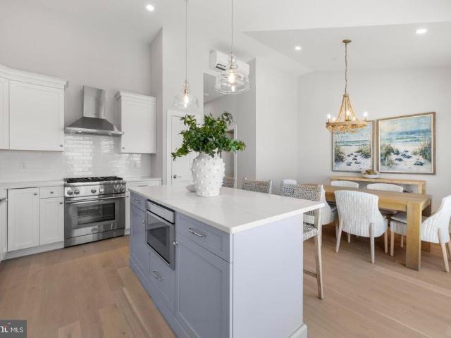 415 N Bay Avenue # 1
