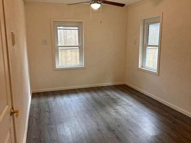 415 N Beauregard St, Alvin, TX 77511