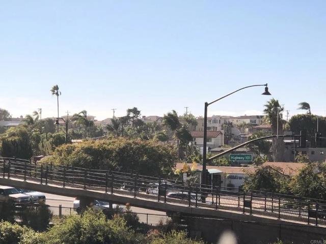 415 N Cedros