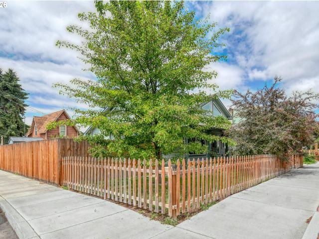 415 n gale st