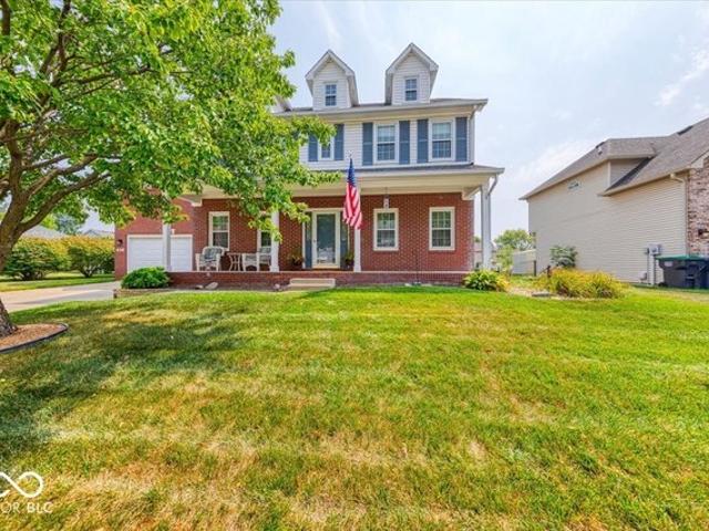 415 N Greenbriar Dr, Greenwood, IN 46142
