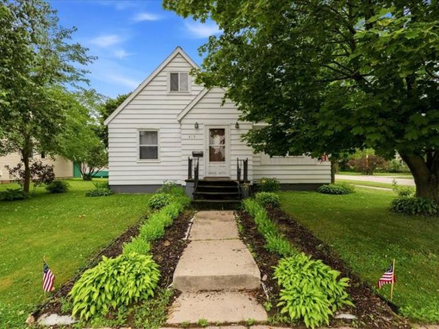 415 N Main St, Oconto Falls, WI 54154