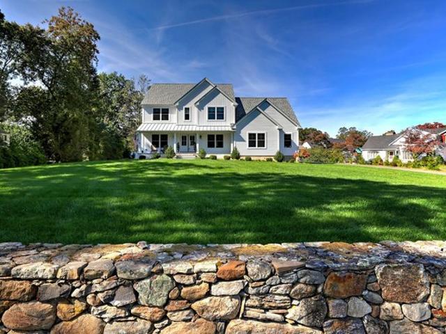415 Nichols Ave, Shelton, CT 06484