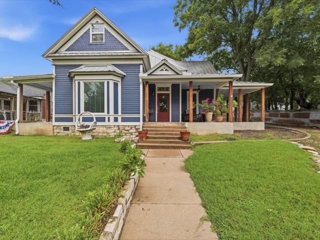 415 S Rice St, Hamilton, TX 76531