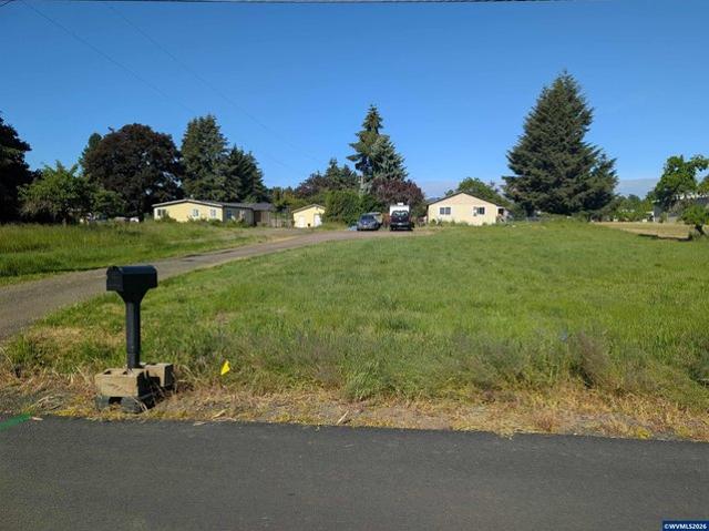 415 SE Hawthorne Ave, Dallas, OR 97338