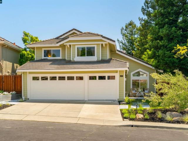415 Skycrest Dr