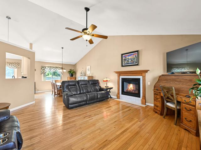 415 Sunny Hill Dr