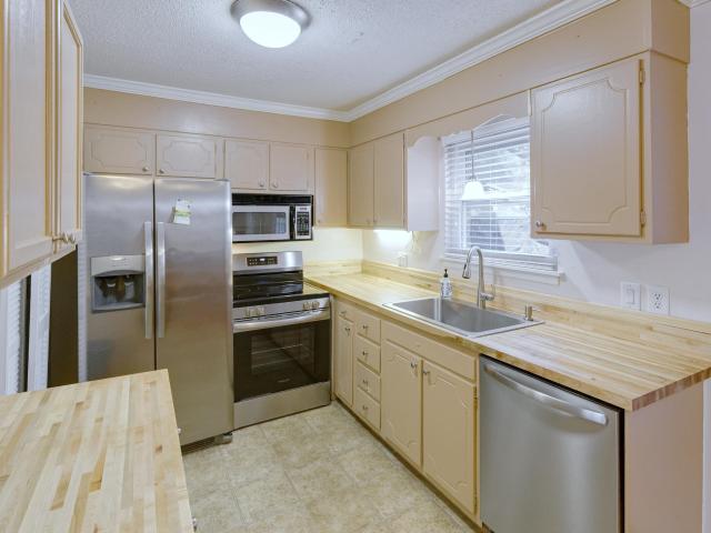 415 Parkdale Drive 16b