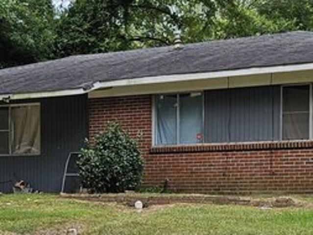 415 Queen Theresa Ln, Jackson, MS 39209