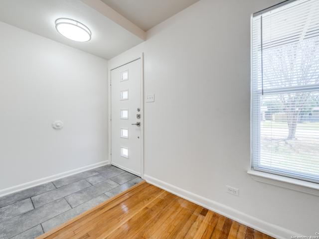 415 Robinhood Pl, San Antonio, TX 78209 | MLS #1958 | Compass
