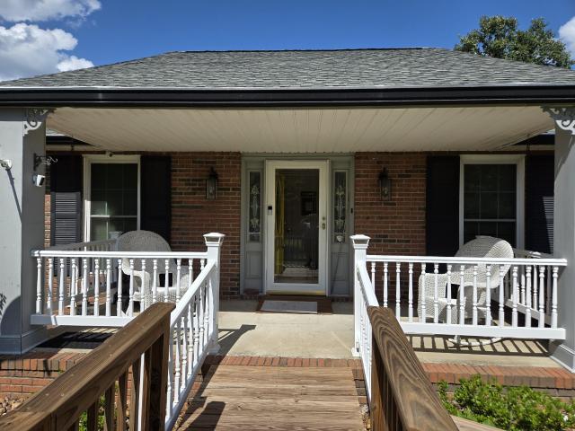 415 River Oaks Dr
