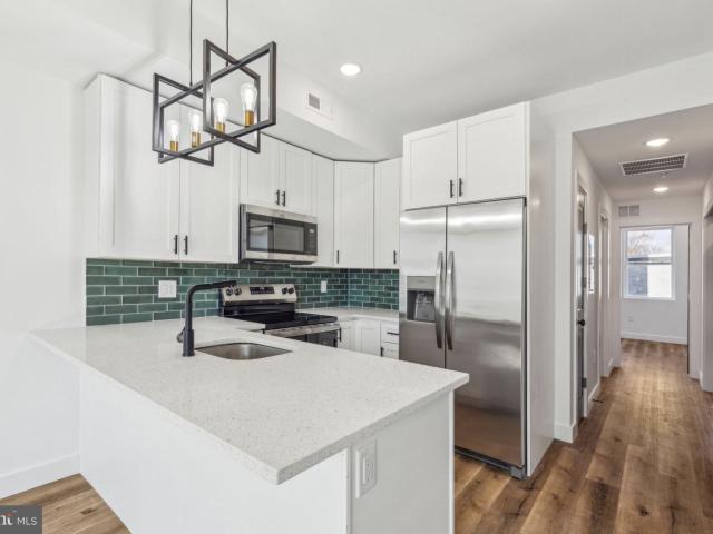 415 W York St #2
