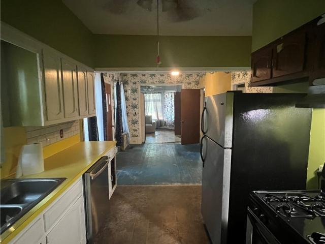 415 W Broadway