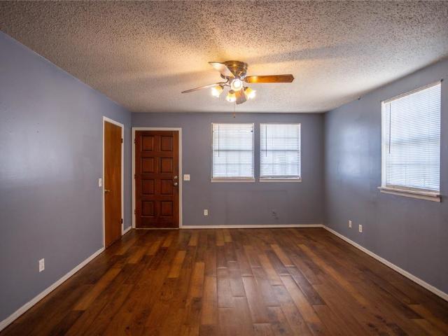 415 W Franklin Avenue