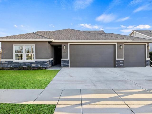 415 W Joan Ave, Porterville, CA 93257