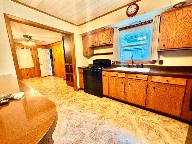 415 W Locust Street